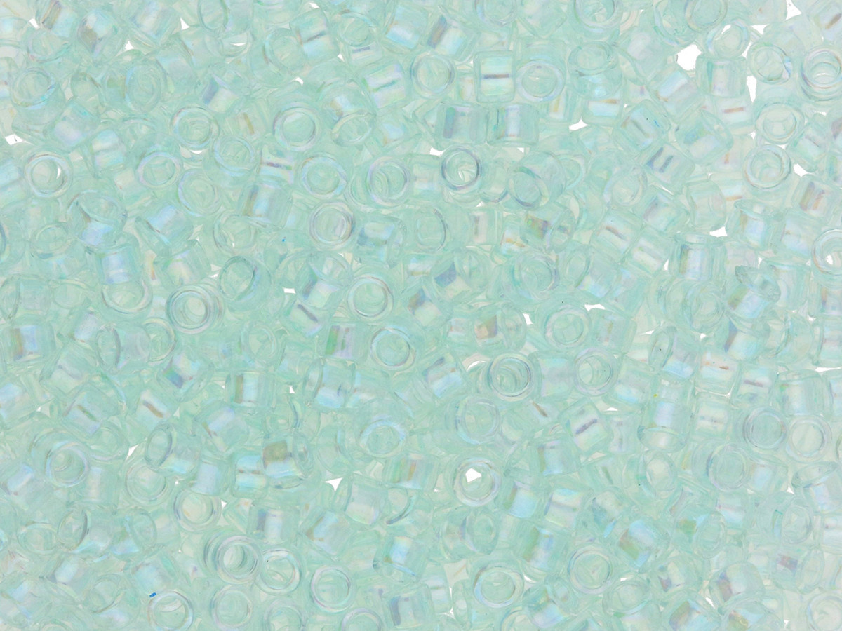 TOHO™ / Treasure 11/0 / Transparent Blue Rainbow / Frost / 5g / ~960szt